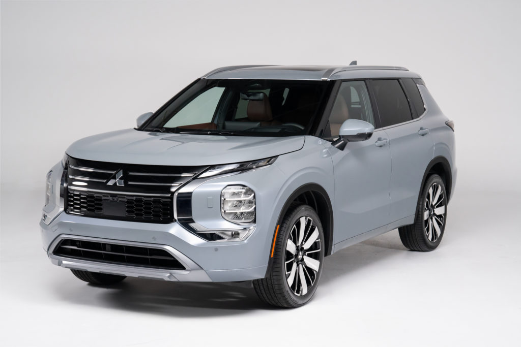 Refreshed and full of value, the 2025 Mitsubishi Outlander is ready for ...